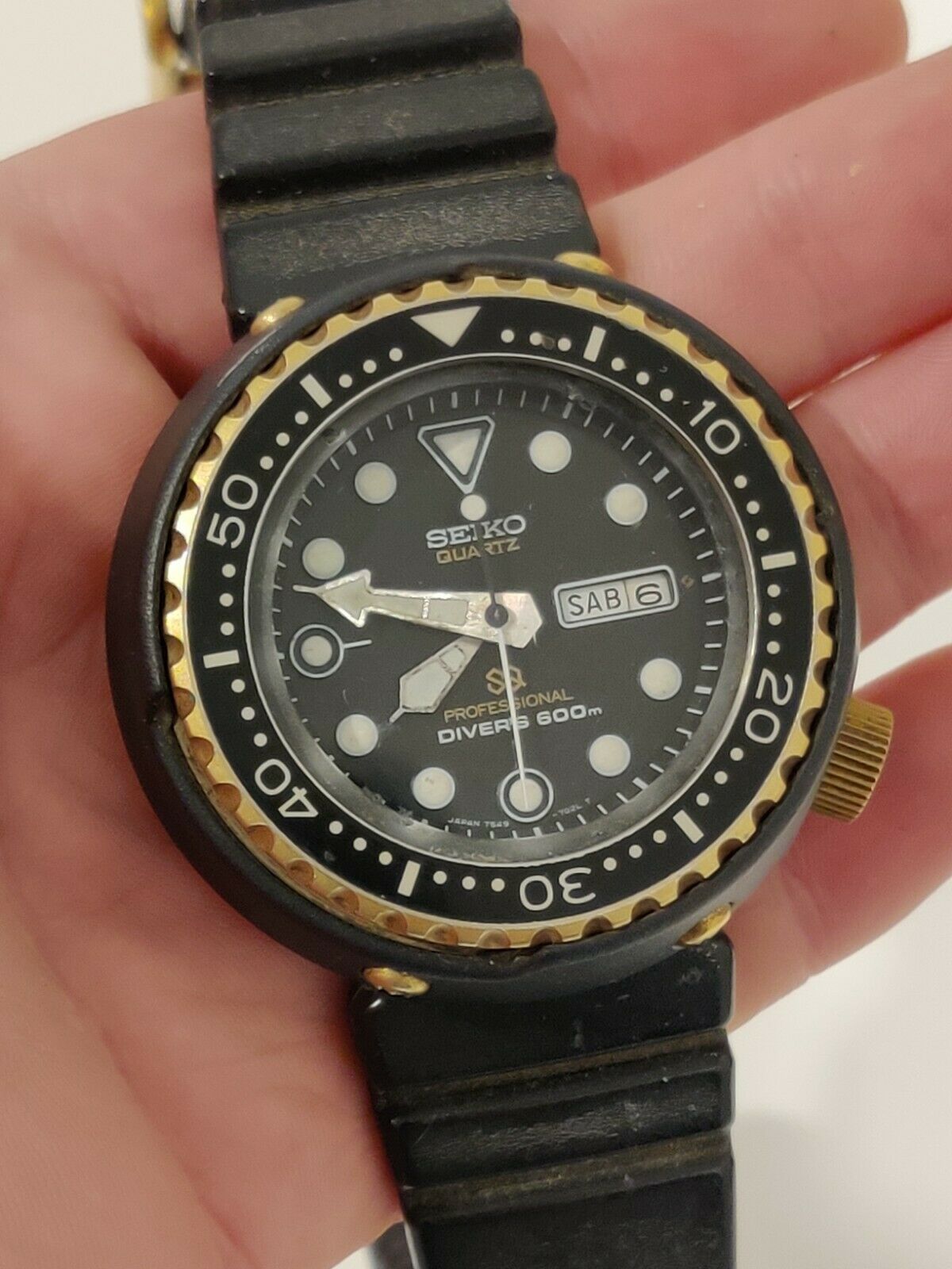 Vintage Seiko Golden Tuna 7549-7009 600M Quartz Professional Dive Watch ...