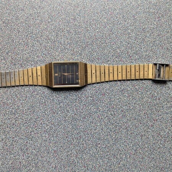 Vintage Seiko Black Dial Men's Gold Dress Watch 5Y30-5349 *MAKE OFFER* | WatchCharts Marketplace