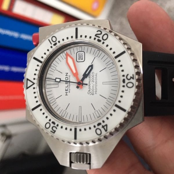 Helson Sharkmaster 600 white in EU | WatchCharts