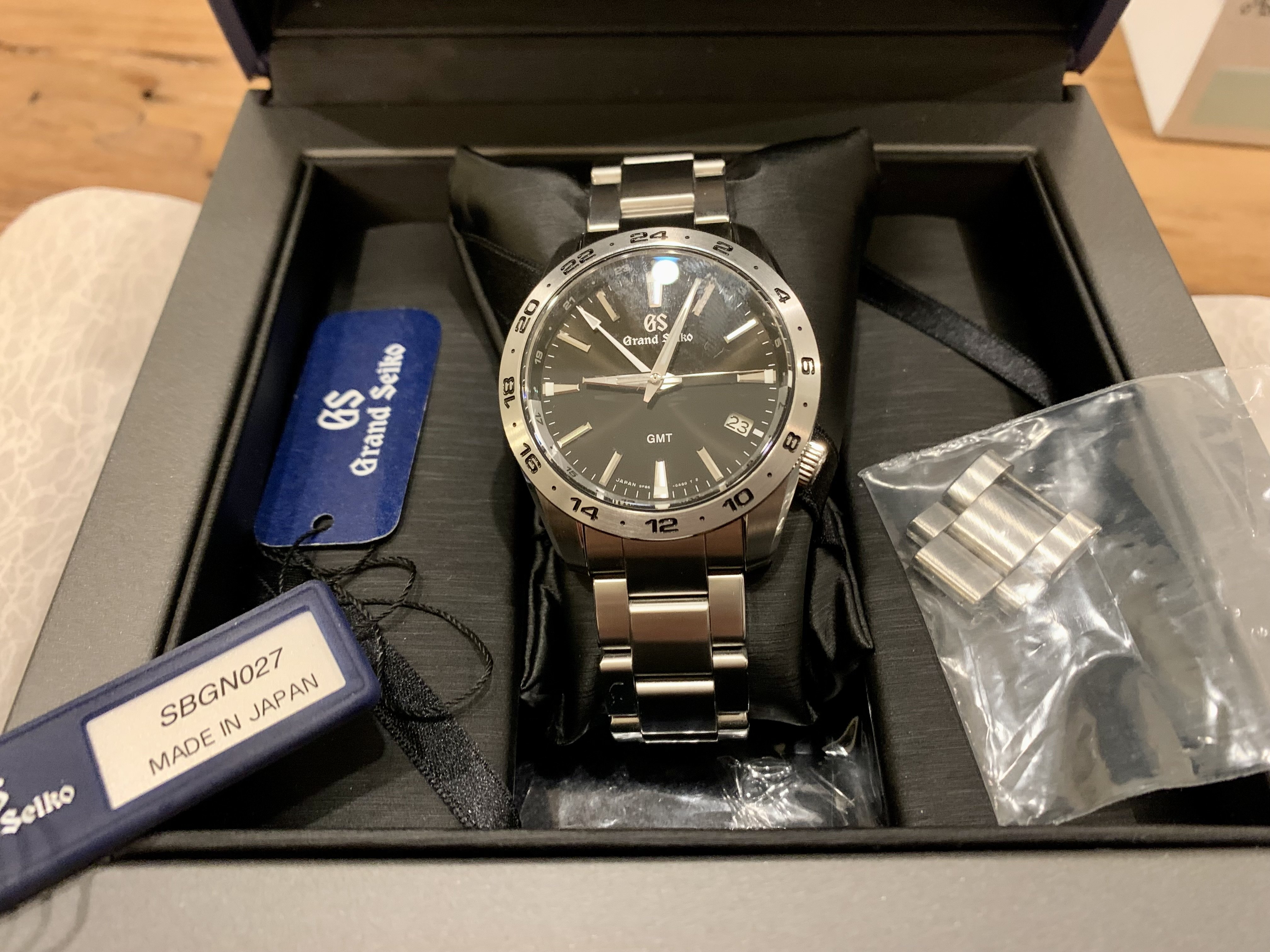 Grand Seiko SBGN027 GMT [$2,395 USD] | WatchCharts Marketplace