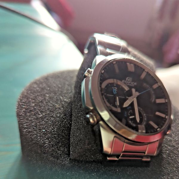 Casio ERA-500D-1AER is a robust, silver stainless steel Men's Edifice ...