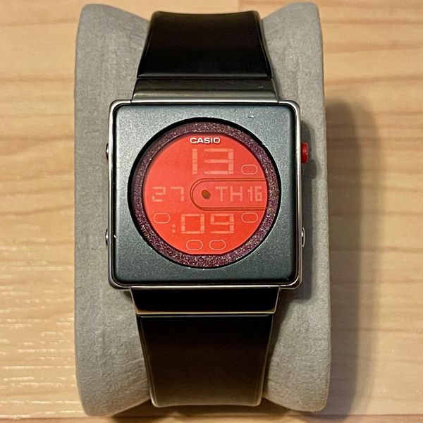 [WTS] Casio Futurist LA-2001 Digital Watch 2999 Module Red LCD Display ...