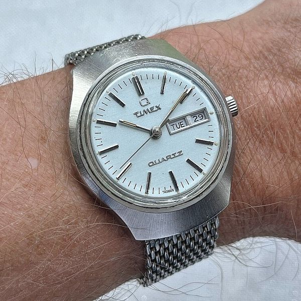Men's Vintage 1970s TIMEX Quartz Hybrid Analogue Wristwatch. Working ...