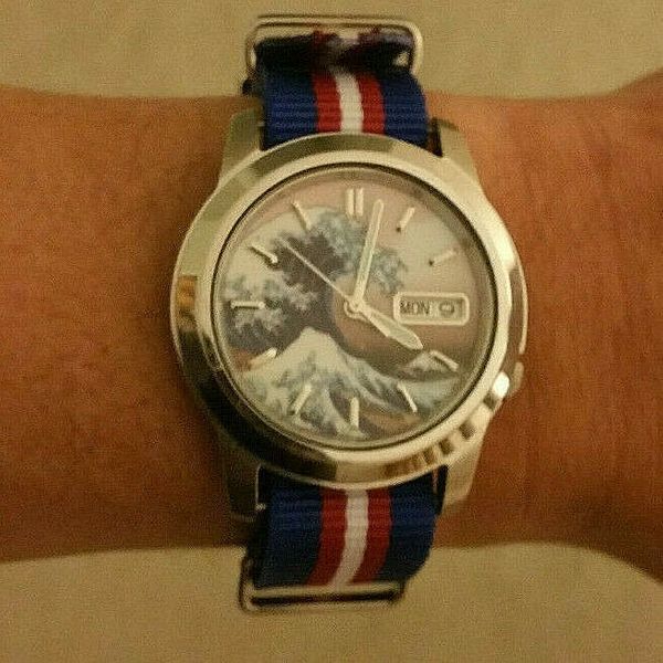 Modded Seiko 5 "Great Wave off Kanagawa" SNKE51K1S from Lucius Atelier ...