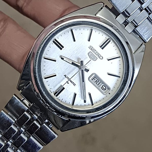 Seiko 5 Men automatic 17 jewels vintage Cal 7009 silver dial | WatchCharts Marketplace
