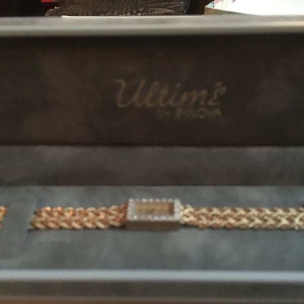 Orologio vintage Bulova Ultime donna oro 14k con diamanti intorno ...