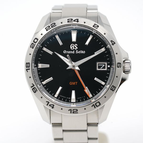 FS: Grand Seiko Sport GMT 9F Quartz SBGN003 with Extra Strap | WatchCharts