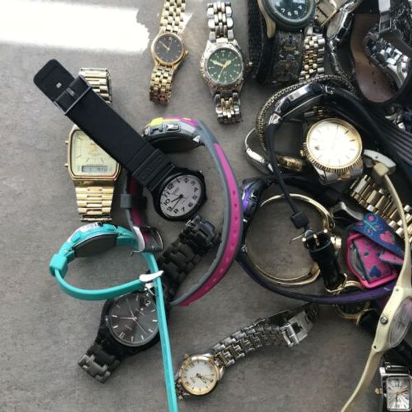 Great Bulk Watch Lot Seiko, Swatch, Fossil, & Many More 5.5lbs . Lot #6 ...