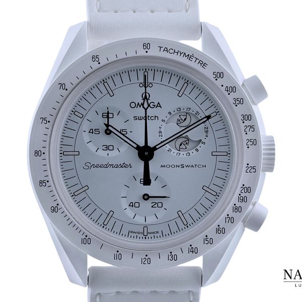 Swatch x Omega MoonSwatch mission to the Moonphase Full Moon 'Snoopy ...