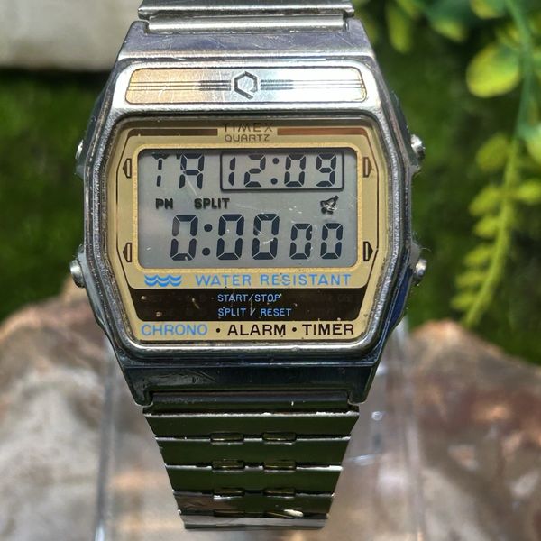 Vintage Menâ s Two Tone Timex Digital Watch. Running With Issues ...
