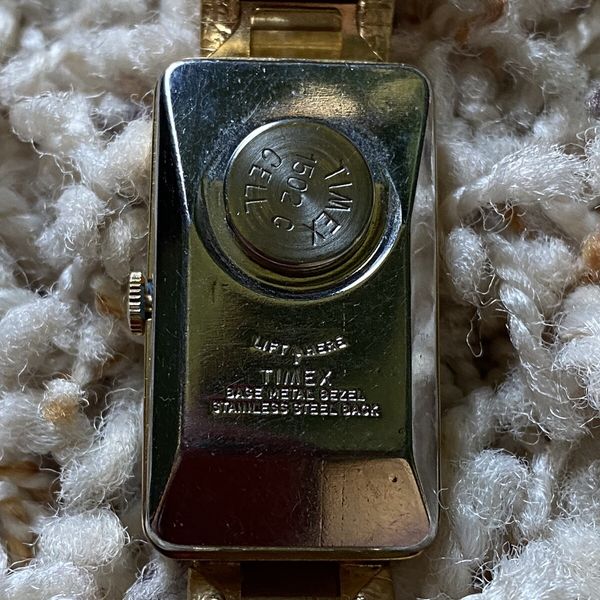 ELEGANT Vintage Timex Electric Lady Gold Tone Rectangular Shape Mesh ...