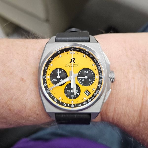 RZE Valour Chronograph yellow | WatchCharts Marketplace
