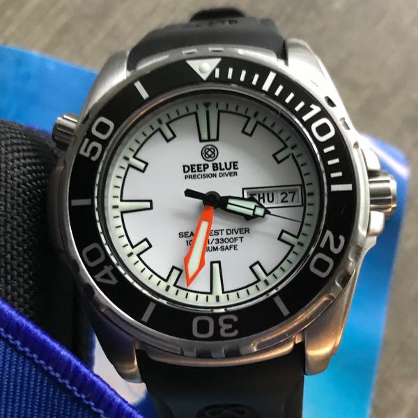SOLD! Deep Blue "SeaQuest" > quartz G & G > 42mm > white dial SOLD ...