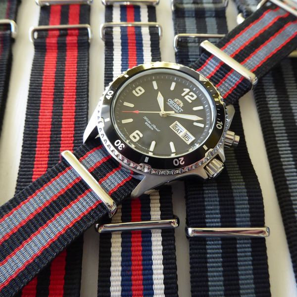 Orient Mako I Black PLUS 12x 22mm NATO/Zulu Straps | WatchCharts