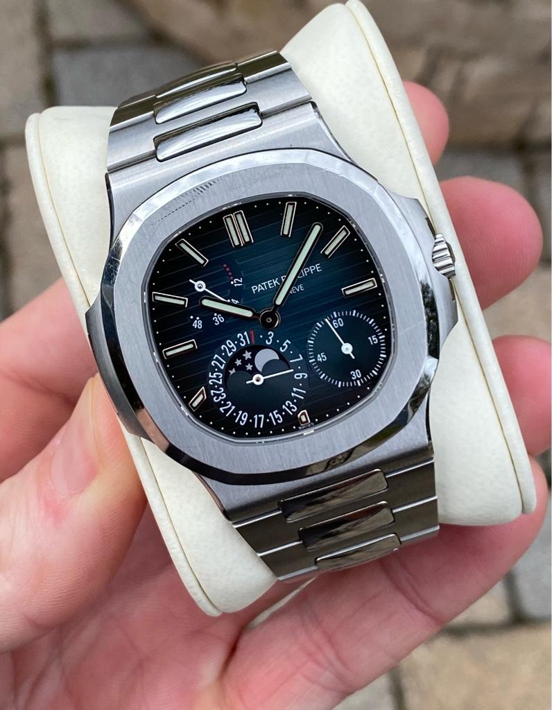 FS: Patek Philippe 5712/1A Nautilus Moonphase Complete Set | WatchCharts Marketplace