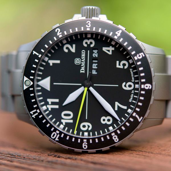 SOLD! FS Damasko DA46 on Damasko SS Bracelet - MINT! Bonus links ...