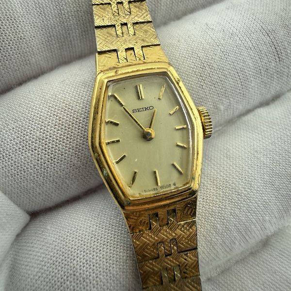 Seiko Women 1100-5329 Gold Tone Hexagonal Mechanical Wind 16mm Watch ...