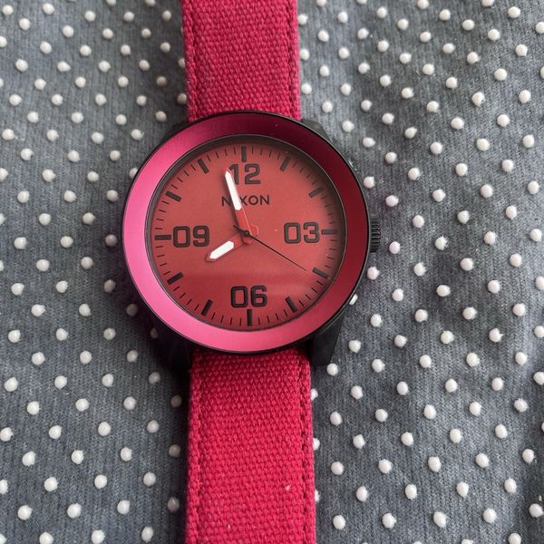 Red Nixon Watch | WatchCharts Marketplace