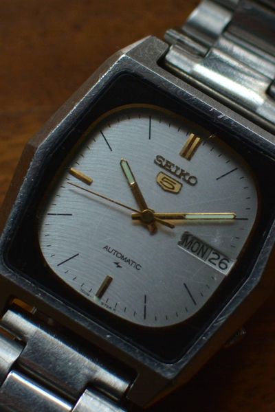 Seiko 5 7009-5560 Price, Specs, Market Insights | WatchCharts