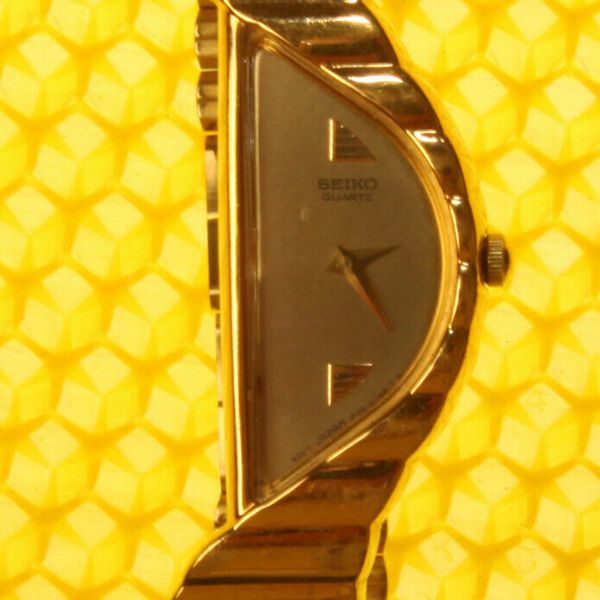 Women's Vintage SEIKO "HALF-MOON" 1F20-5D59 Quartz Watch MADE IN JAPAN ...