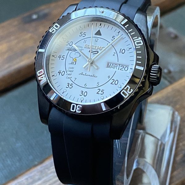 Custom Made NH36 Snoopy Black And White Diver Watch Seiko Mod ...