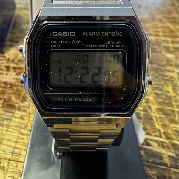 Casio A158WA-1CR Menâ s Womenâ s Classic Retro Digital Watch ...