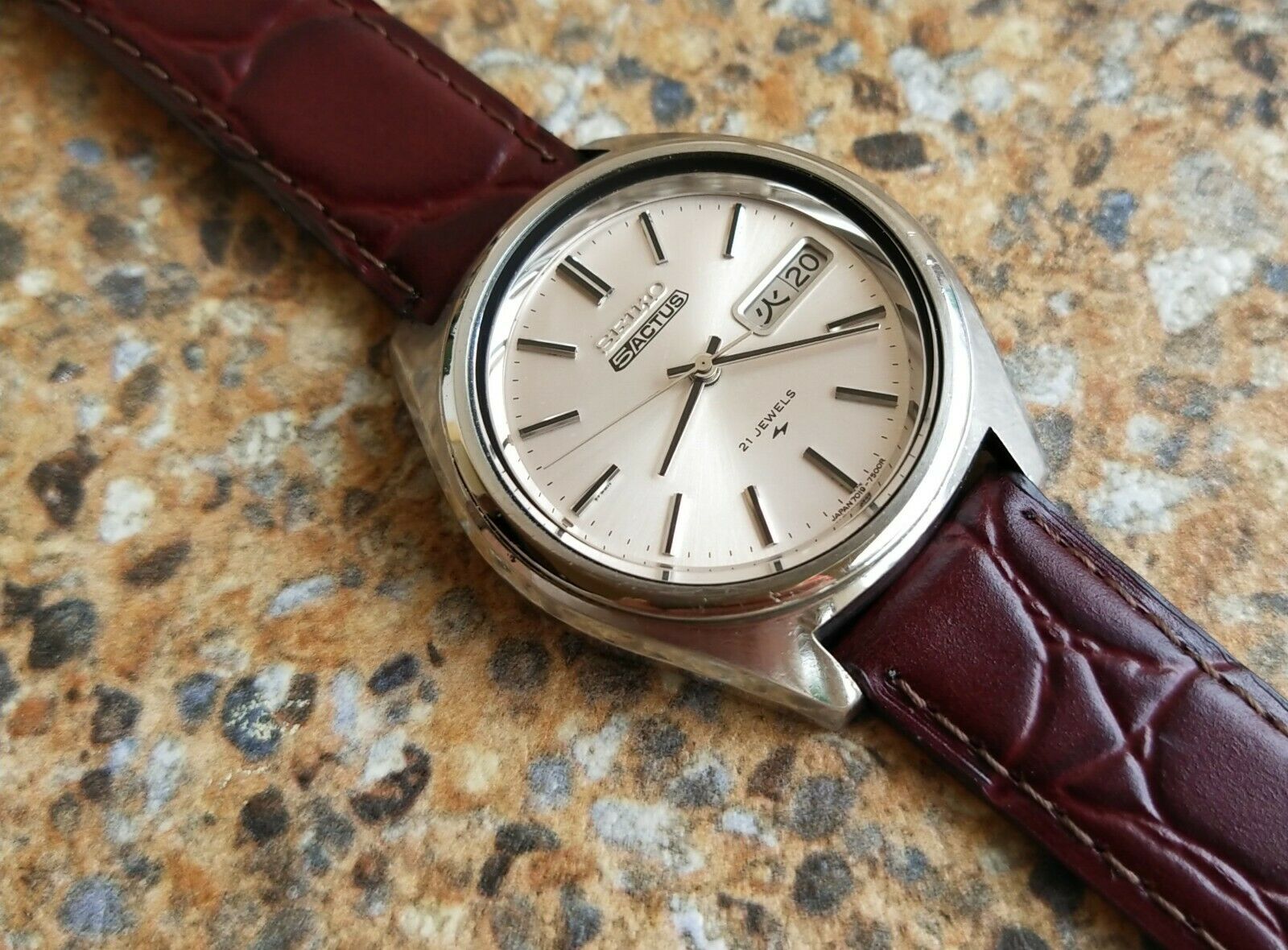 Vintage Seiko Actus 21 Jewels Automatic 7019 7060 Kanji April 1975 Rose Tint | WatchCharts