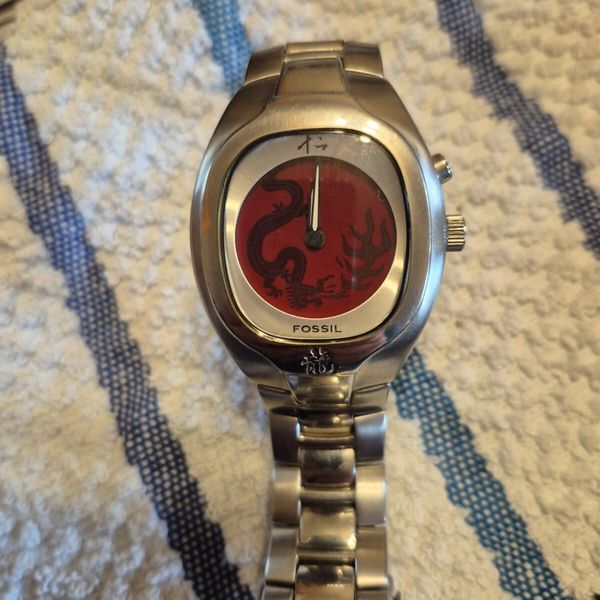 Fossil Big Tic JR-8161 - y2k Red Dragon - animated/analog - used see photo/video | WatchCharts ...