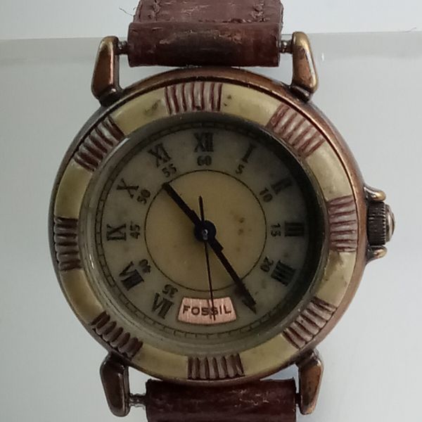 Vintage 1988 Ladies Fossil Watch BW-6770 Quartz Watch | WatchCharts ...