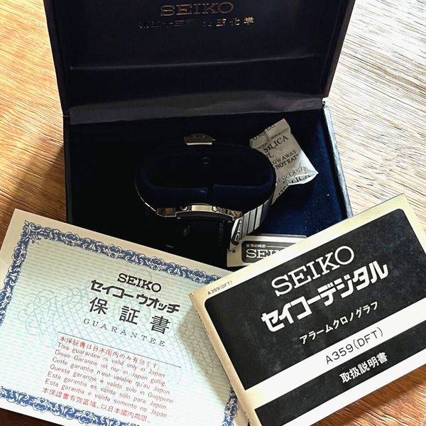 Vintage Seiko A359-4000 LCD Digital Watch (Box and Papers ...