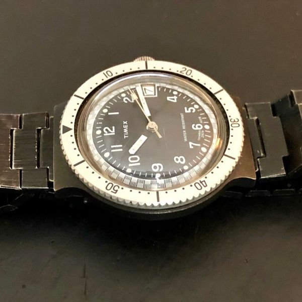 Timex 1978 Vintage Sports Watch Model 27679 10578 w/bracelet ...retro ...