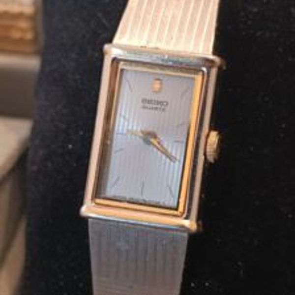 Petite Silver Tone Vintage Ladies Seiko 2E20 5560 Working | WatchCharts ...