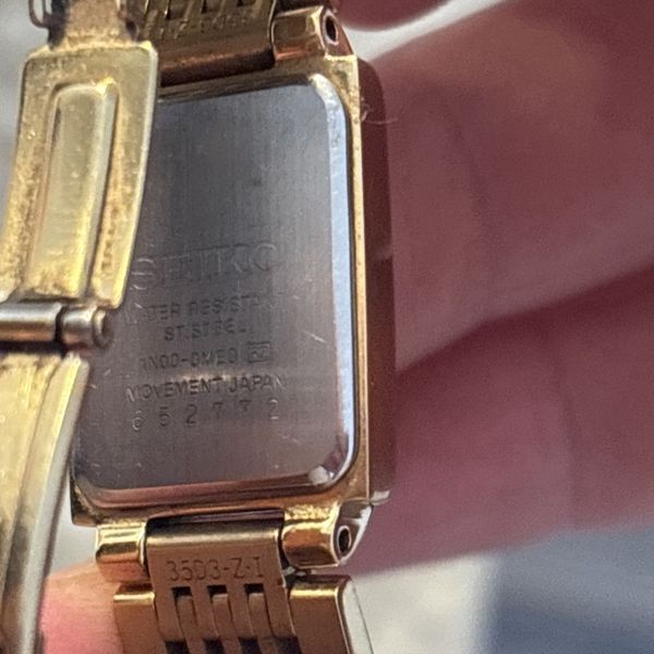 Vintage Women's SEIKO Gold Tone Quartz Bracelet Watch, Black Dial | WatchCharts Marketplace