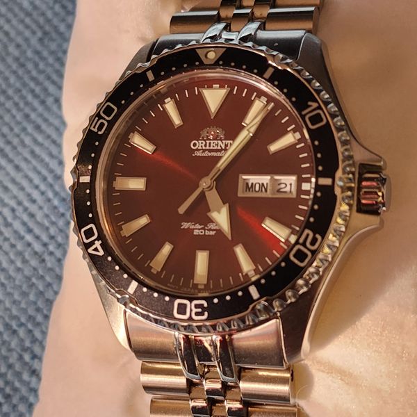 [WTS] Orient Kamasu Red on Jubilee | WatchCharts