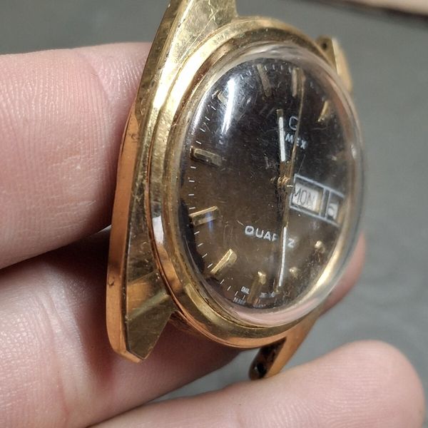 Timex Q 1977 Falcon Eye Gold Tone Mens Vintage 1970s Early Quartz Retro ...