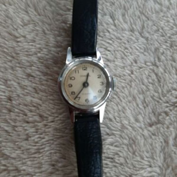 VINTAGE CONSUL SWISS LADIES INCABLOC WATCH. MANUAL. WORKS. 17 JEWELS ...