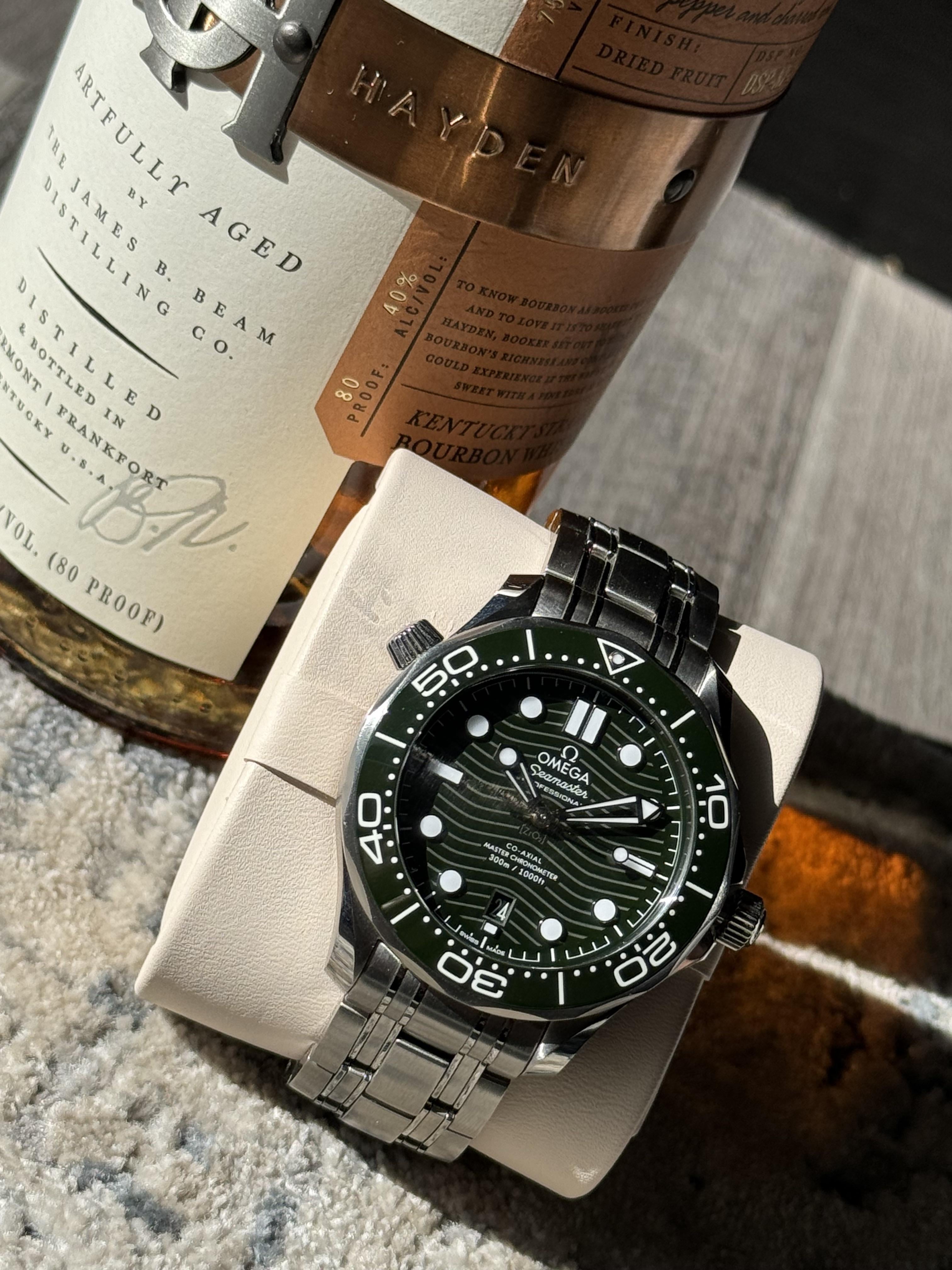 [WTS] 2022 Omega SMP 300 - Green Dial | WatchCharts Marketplace