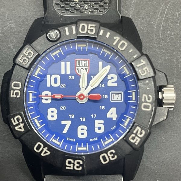 LUMINOX MEN'S BLUE DIAL WATCH - 200 METERS WATER RESISTANT ...