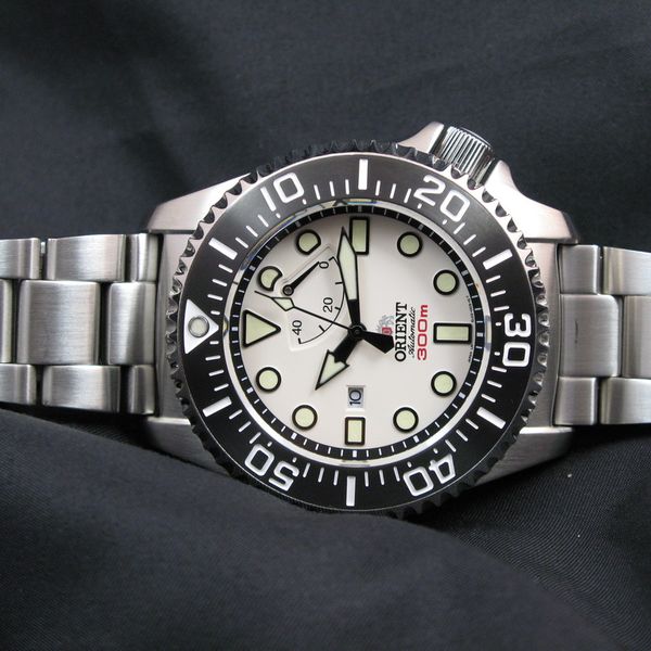 (SOLD) Orient 300M Saturation Diver - White Dial (Newer Hacking Version ...