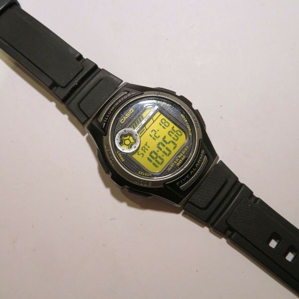 Casio Illuminator Vintage Watch Black For Men working well | WatchCharts