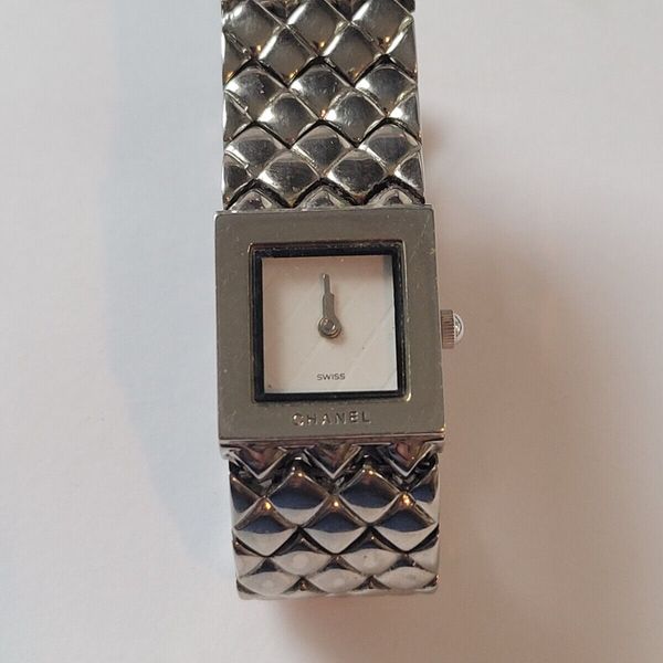 Vintage Women’s Chanel Plaque Matelasse G20M Watch Stainless Steel 1986 ...