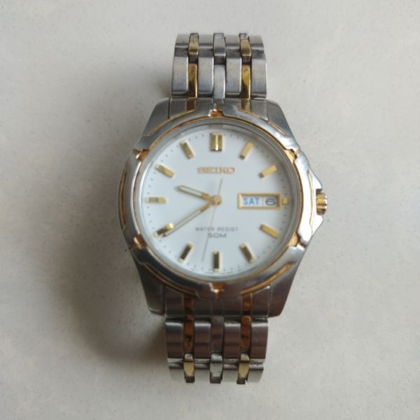SEIKO Men's Two-Tone Day & Date WR50 Quartz Watch V743-8B29 ...