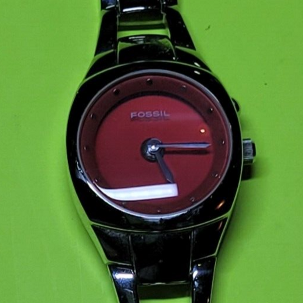 Women's Big Tic Fossil ES-9572 Silver Watch Red Dial 100 Ft Water ...