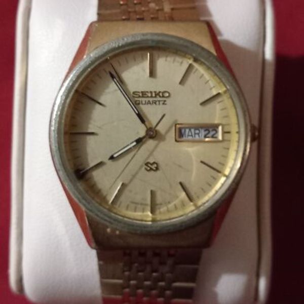 Seiko SQ - 8223-8000 - Day/date Gold dial Gents Wristwatch-For Repairs/Parts | WatchCharts ...