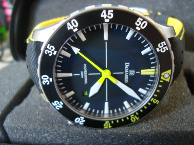 Damasko DSub1 submarine steel 300m dive watch | WatchCharts Marketplace