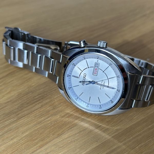 Seiko Kinetic Men's Watch 5M63-OAKO | WatchCharts Marketplace