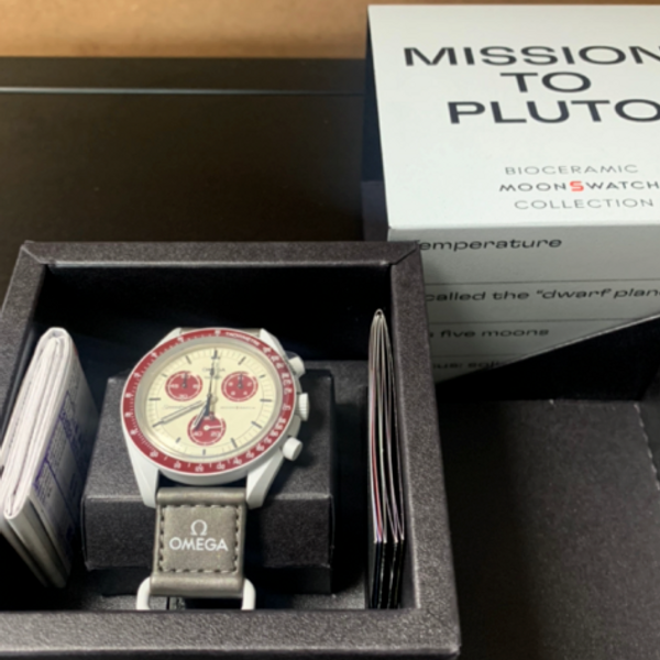 OMEGA x SWATCH Moonswatch Set - Mission to Pluto & Mission to Saturn ...