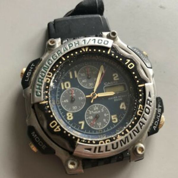 VINTAGE CASIO ILLUMINATOR CHRONOGRAPH WRISTWATCH - MDA 100 | WatchCharts