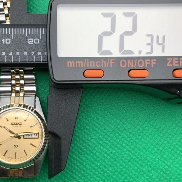 Seiko SQ Women 3E23-0A69 Watch Day Date Fluted Two Tone Quartz Watch ...