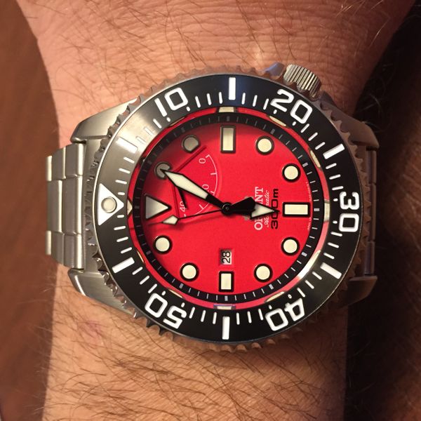 FSOT: ORIENT SATURATION DIVER RED DIAL | WatchCharts Marketplace